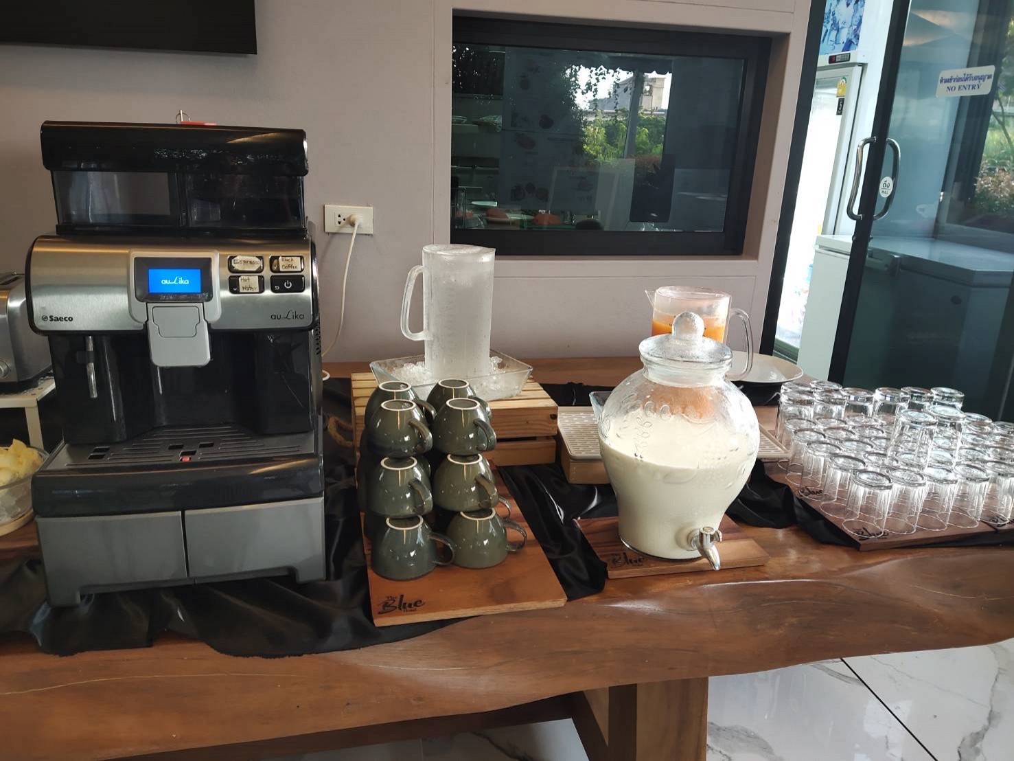 Buffet Line The Blue Mavi Phuket